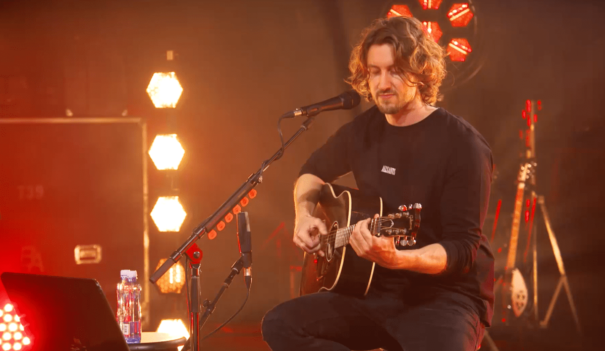 DEAN LEWIS LIVE & UNPLUGGED